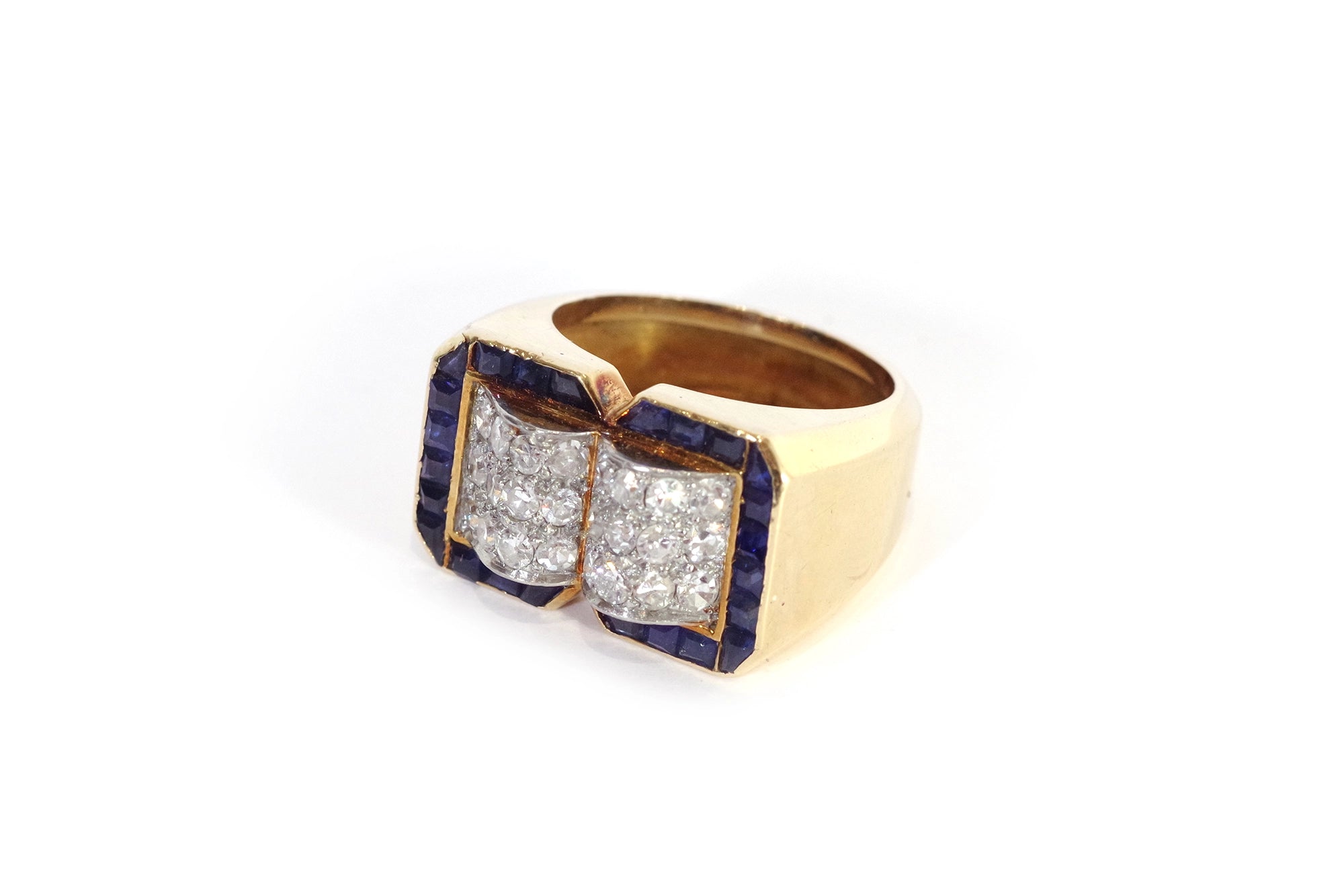 Sapphire tank book ring